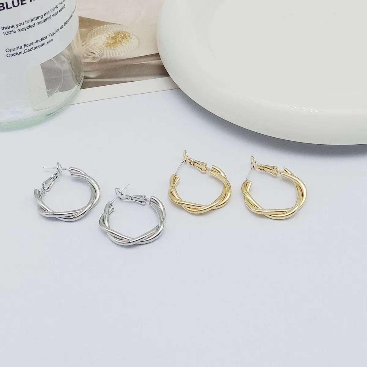 1 Pair Vintage Style Geometric Waves Solid Color Plating Iron Hoop Ear ...