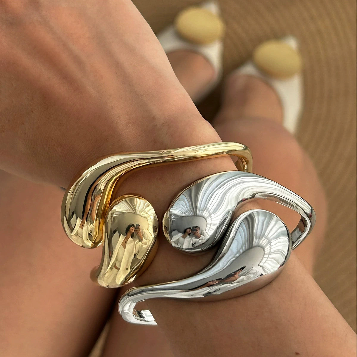 Alloy Metal Smooth Water Drop Hug Bracelet With Geometric Style And ...