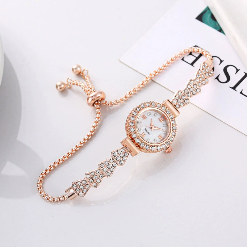 Ladies Alloy Round Quartz Watch With Diamond Fashionable Style And Pull ...