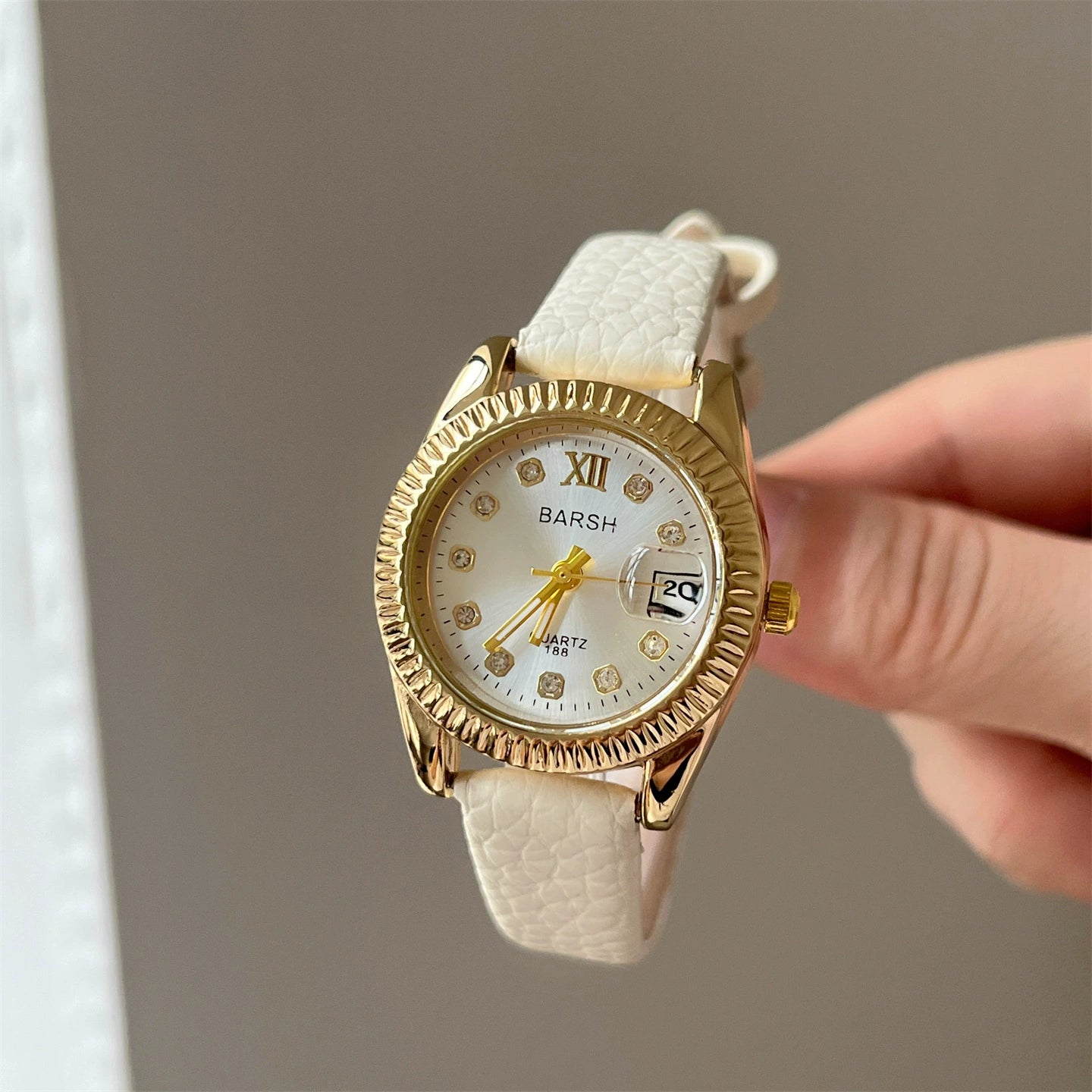 Ladies Metal Casual Round Dial Medieval Style Watch With Convex Lens ...