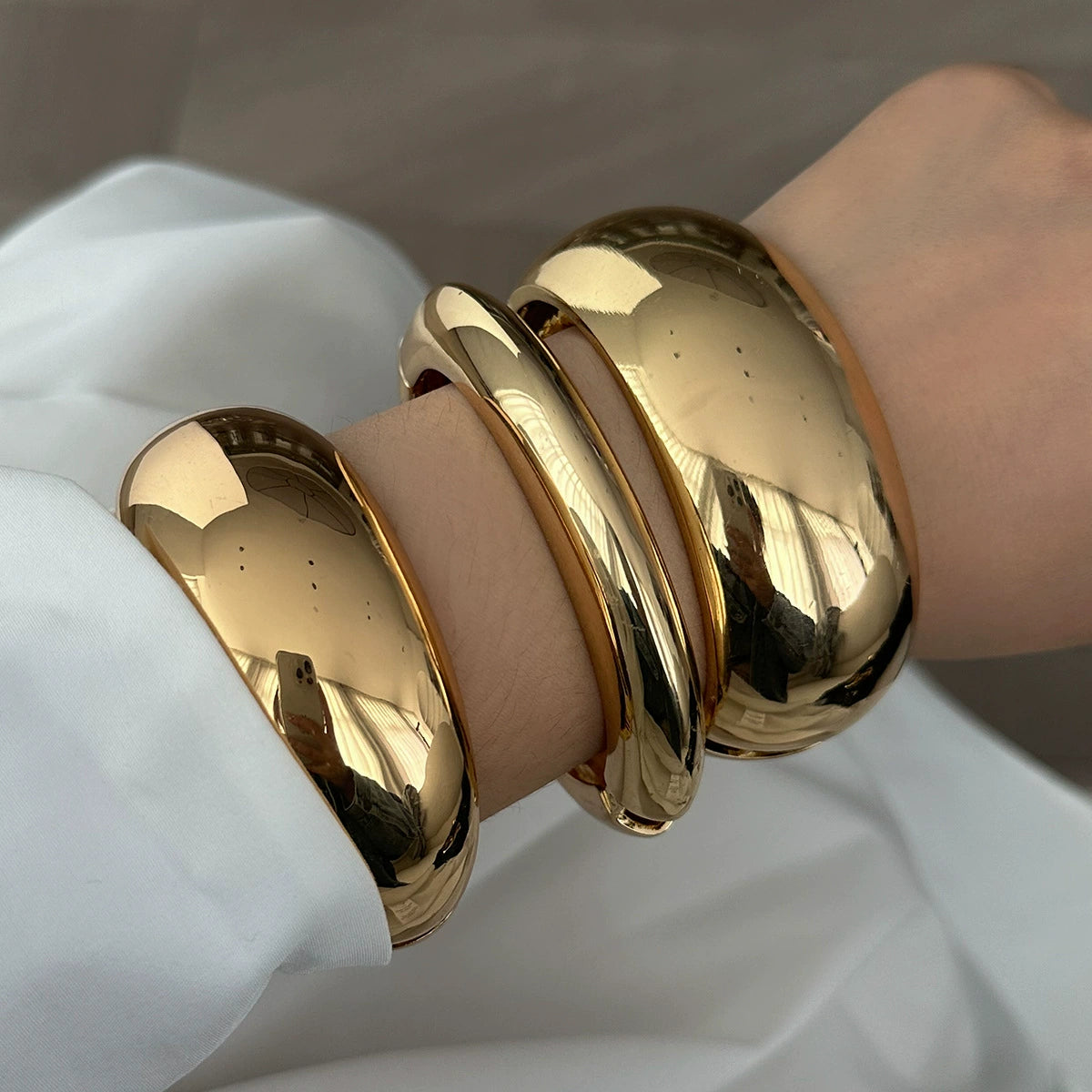 Metal Smooth Spring Buckle Bracelet With Knock Pattern And ...