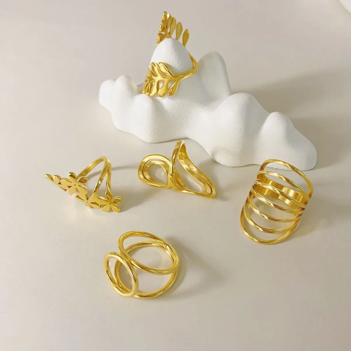 Retro Leaf Round Flower Stainless Steel Plating Rings – GoodDiy