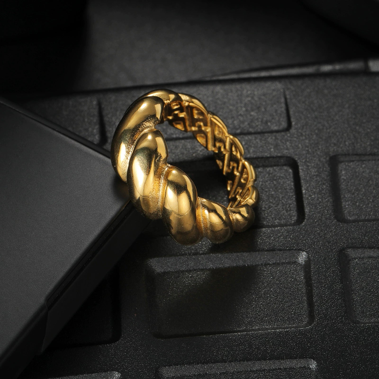 Titanium Steel Geometric Twist Shape Casting And Electroplating Ring ...