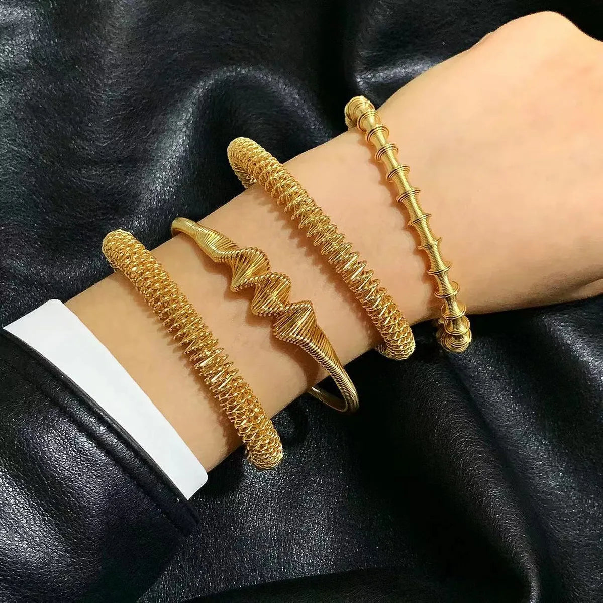 Vintage Style Solid Color Titanium Steel Plating Bangle – GoodDiy