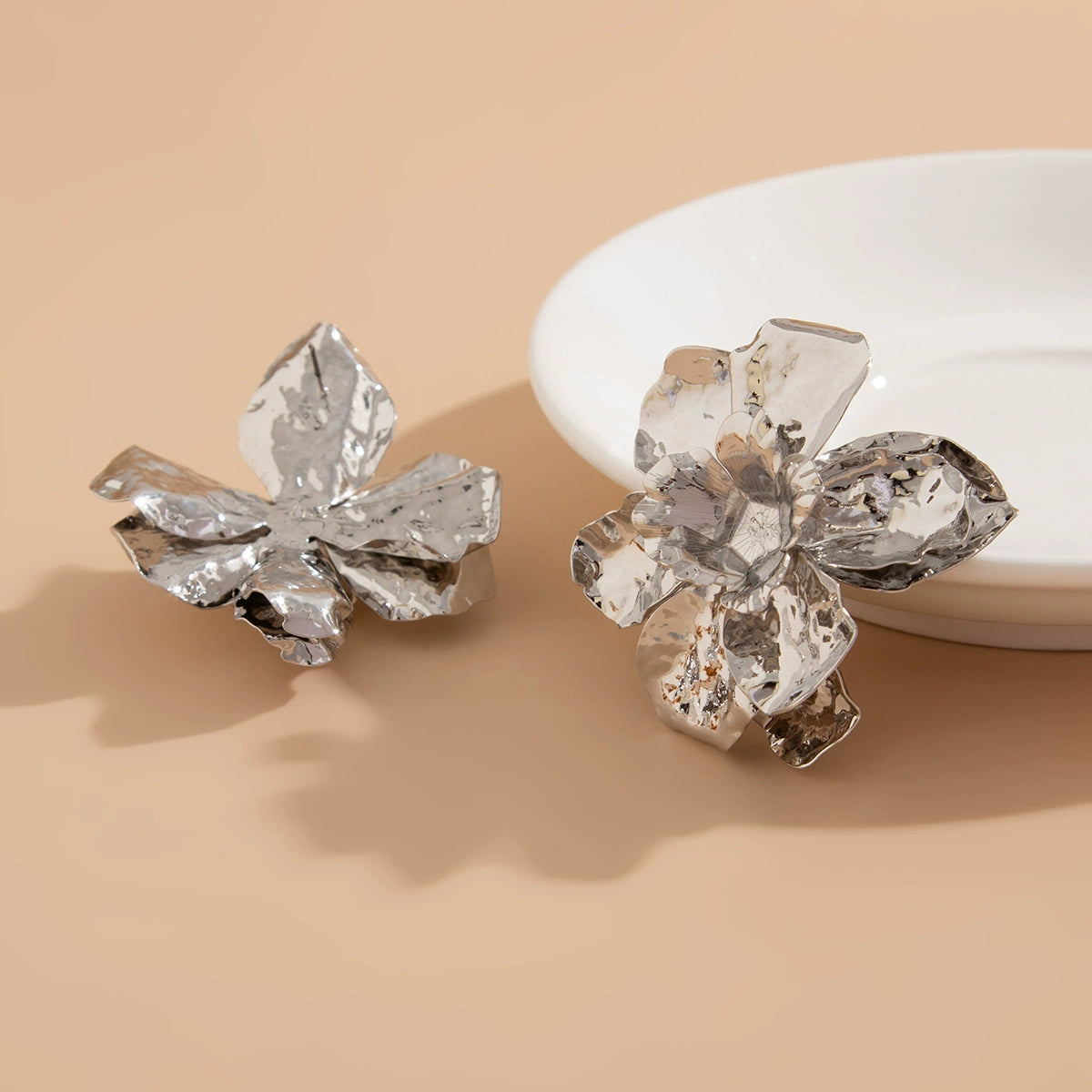 Wholesale Exaggerated Metal Flower Earrings With Electroplating – GoodDiy