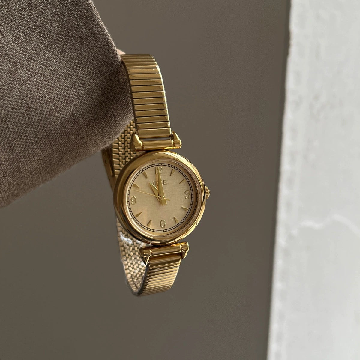 Wholesale Female Students' Retro Simple Metal Disc Watch With Stainless ...