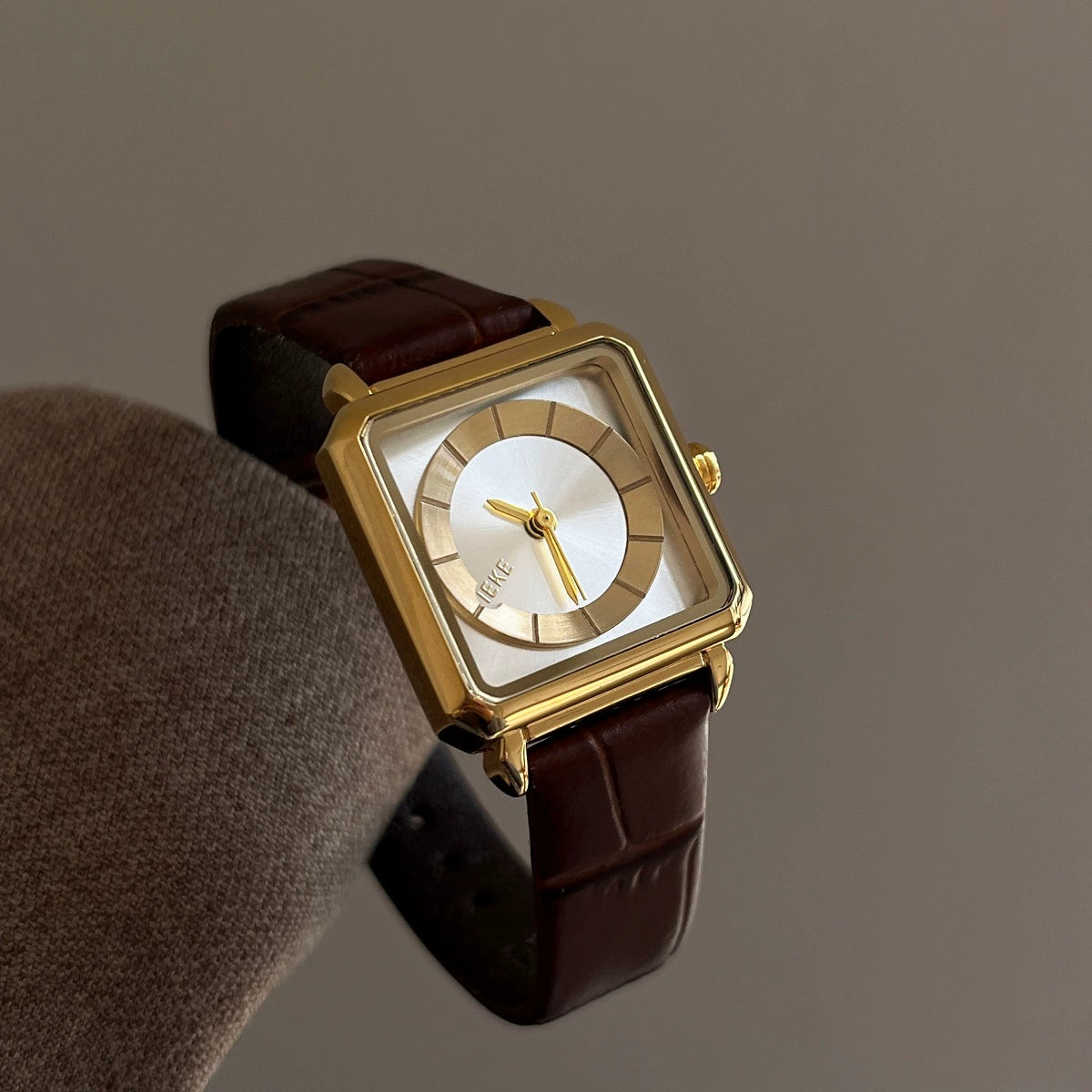 Women's Alloy Square Dial Medieval Style Simple Retro Watch – GoodDiy