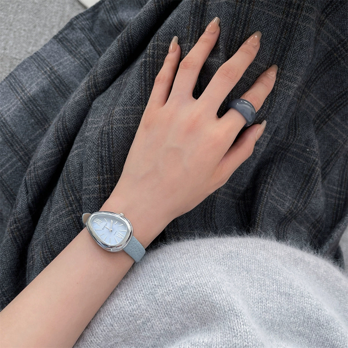Women's Specialshaped Snakehead Watch Alloy Material Retro Simple ...